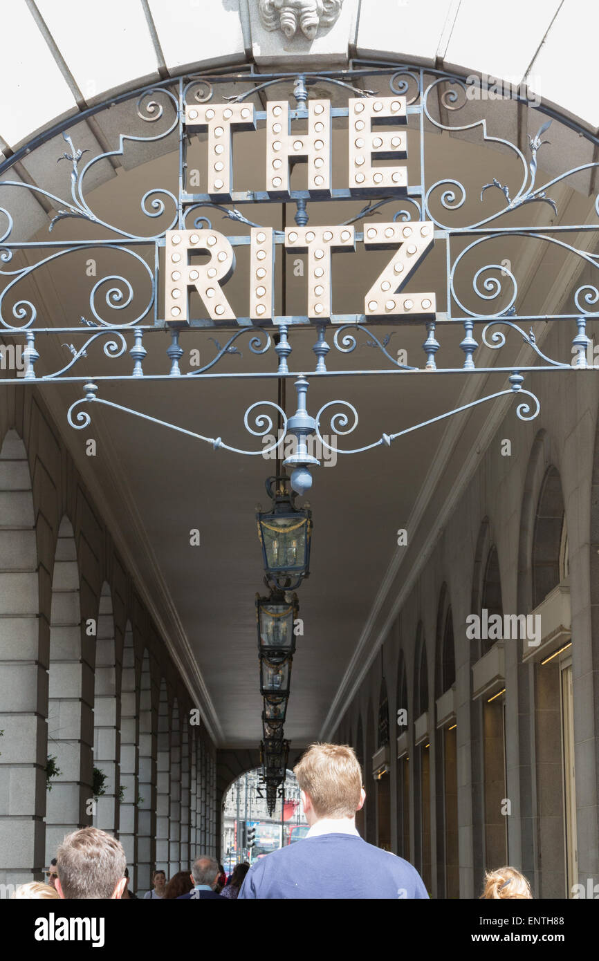 The Ritz walkway on Piccadilly Stock Photo - Alamy