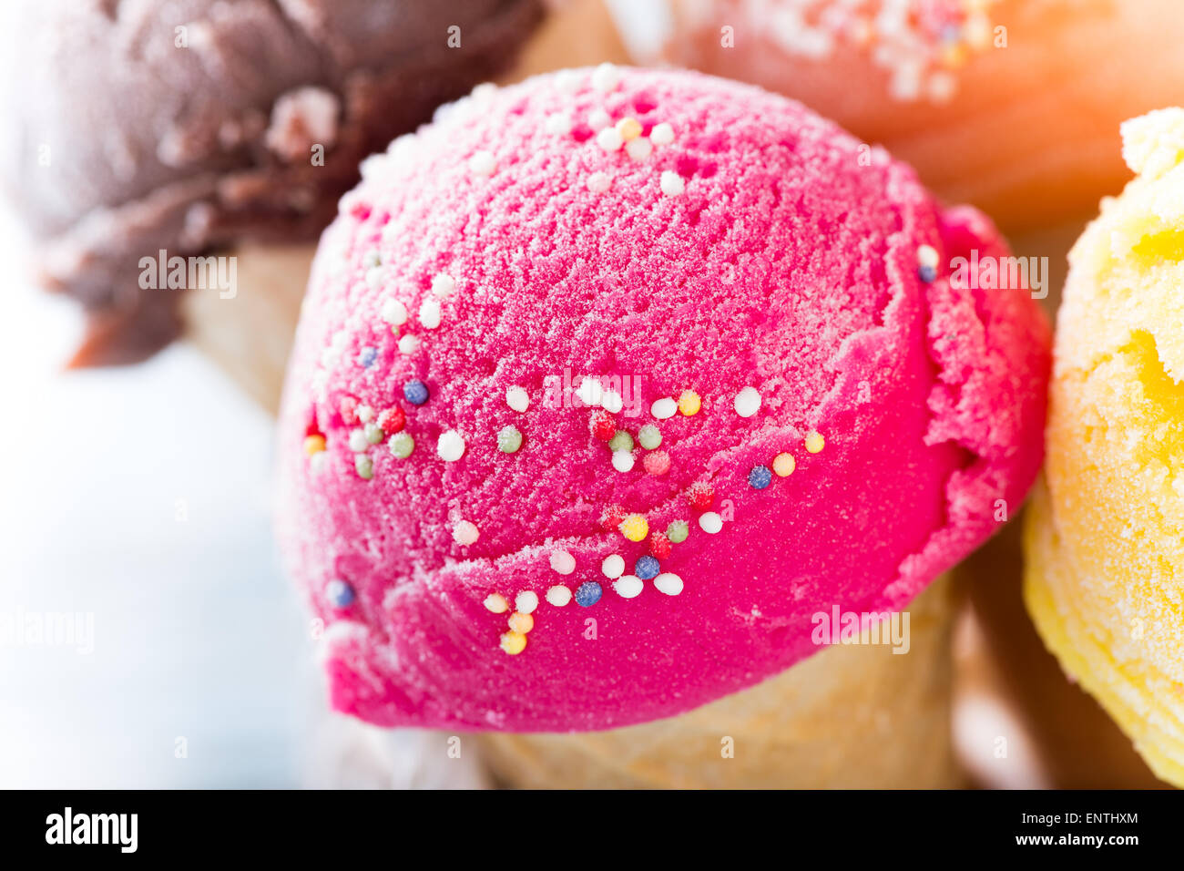 Ice cream scoops hi-res stock photography and images - Alamy