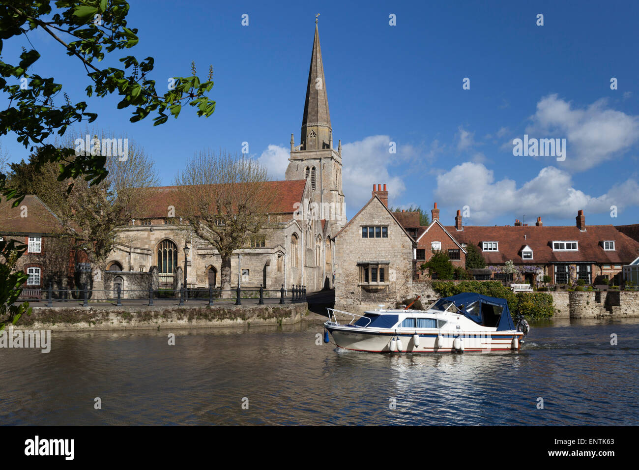 Saint Helen's Church beside the River Thames, Abingdon-on-Thames ...