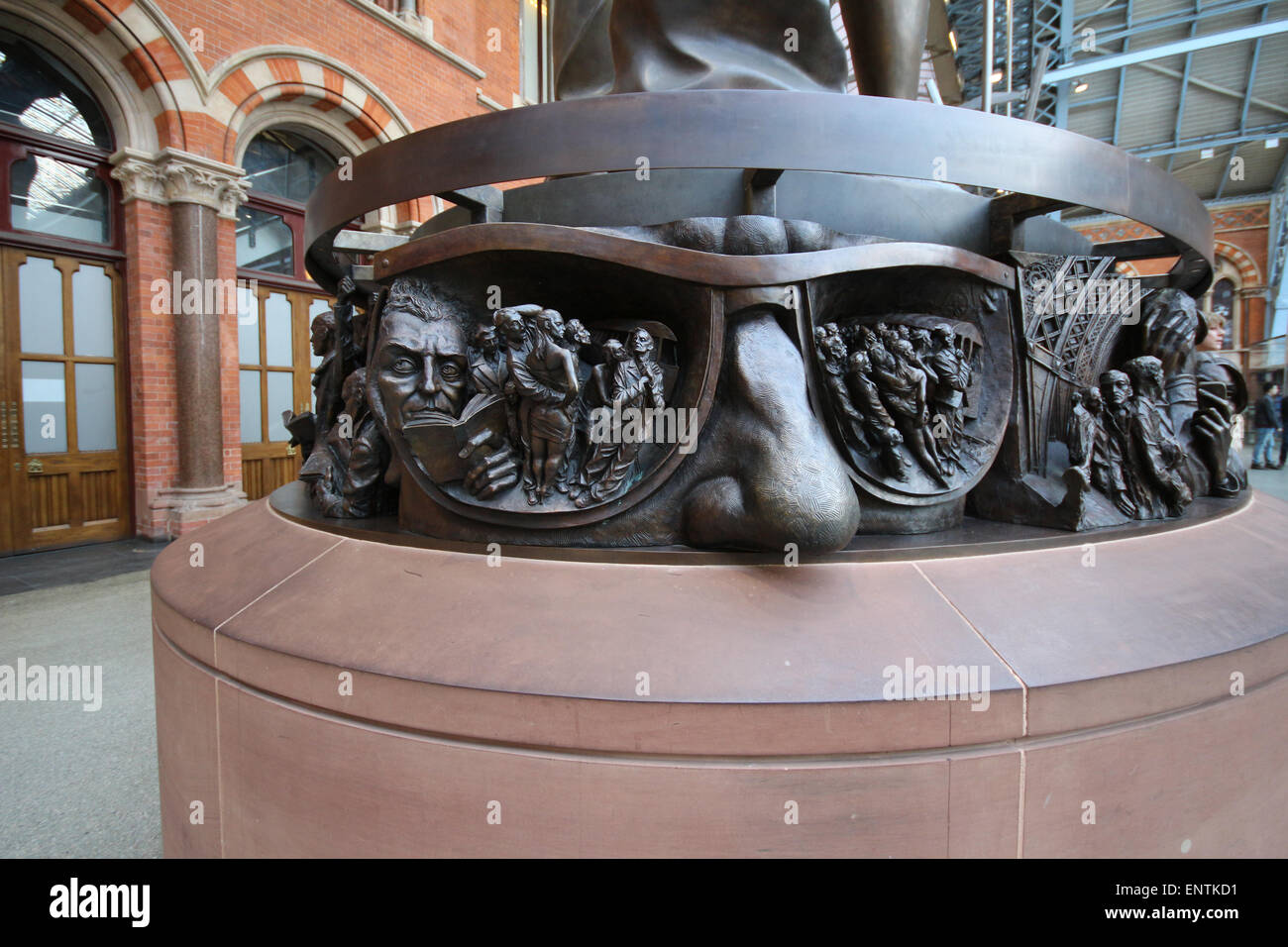 The base (plinth) of the Lovers statue at St Pancras Railway station ...