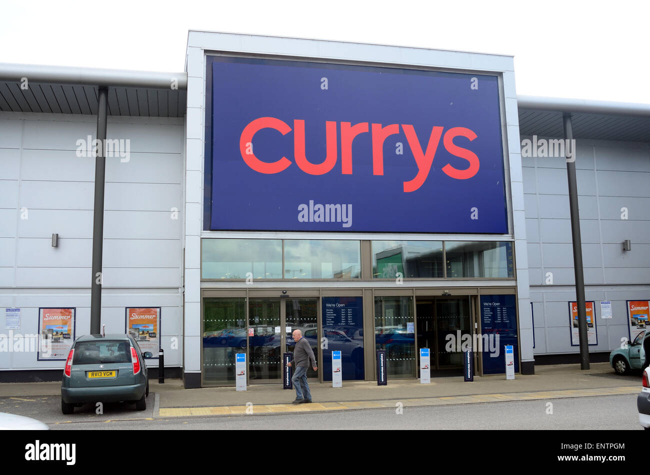 Currys electrical shop hi-res stock photography and images - Alamy