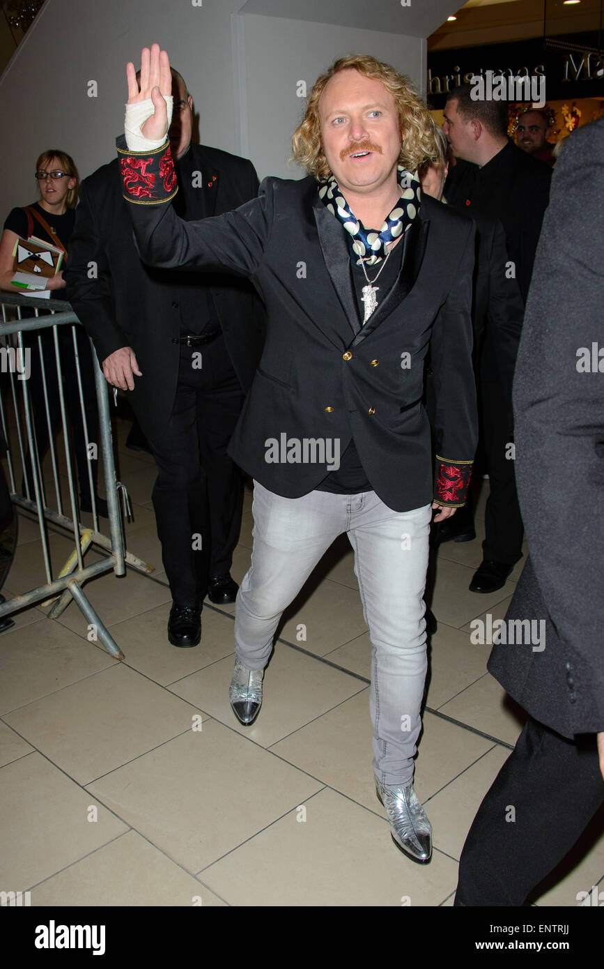 Keith Lemon aka Leigh Francis signs copies of his books 'Little Keith ...