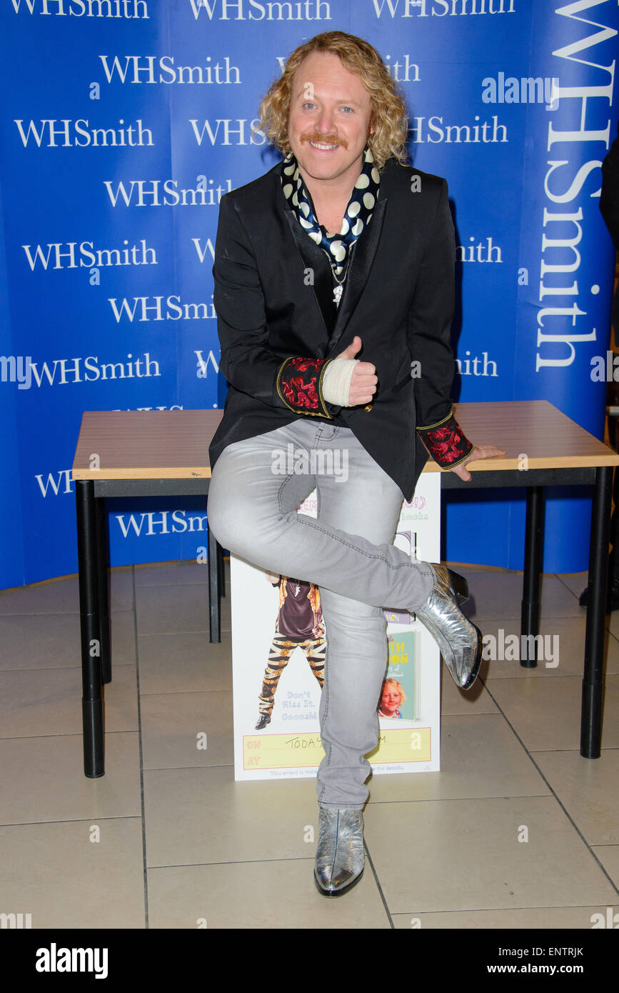 Keith Lemon aka Leigh Francis signs copies of his books 'Little Keith ...