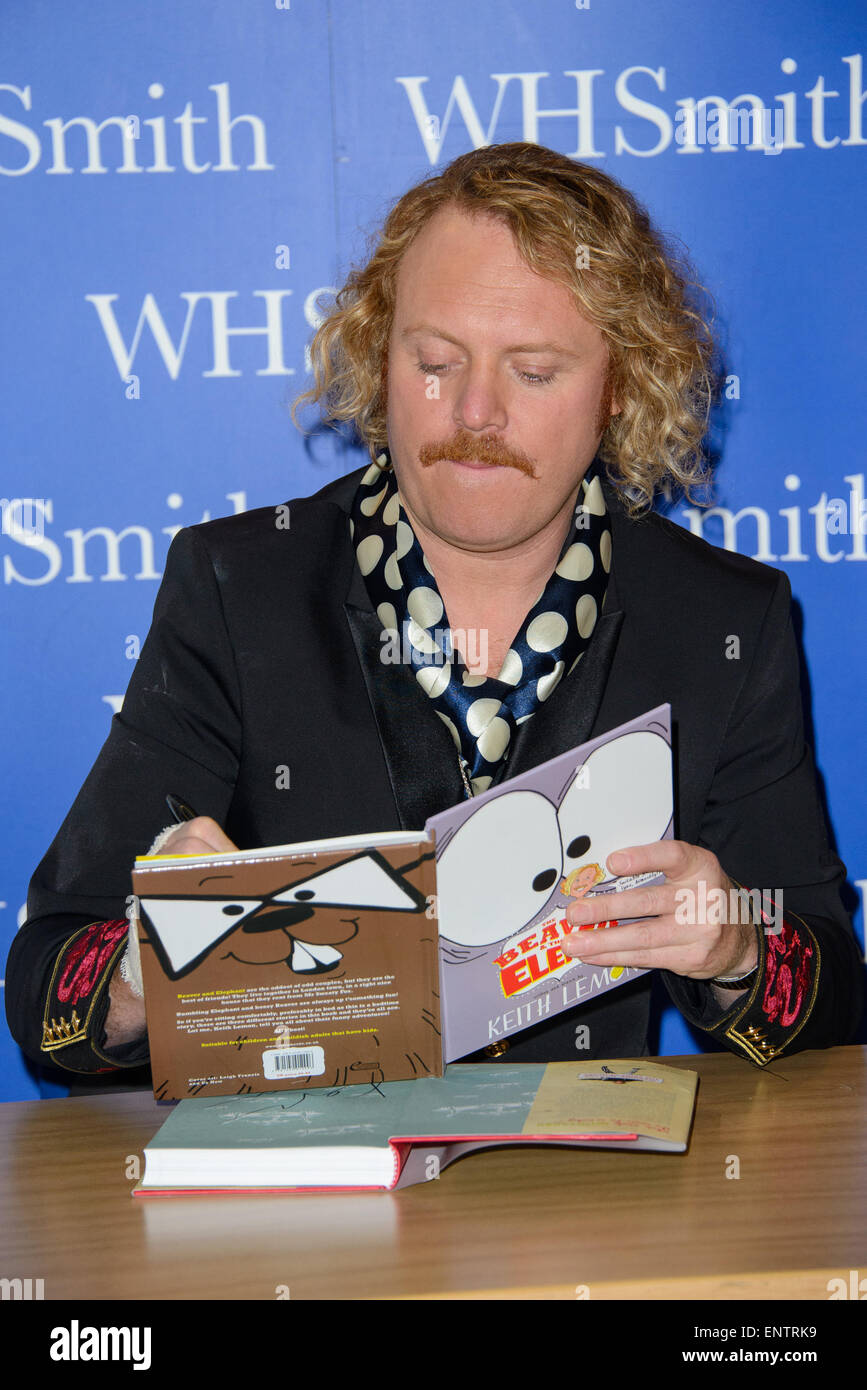 Keith Lemon aka Leigh Francis signs copies of his books 'Little Keith ...