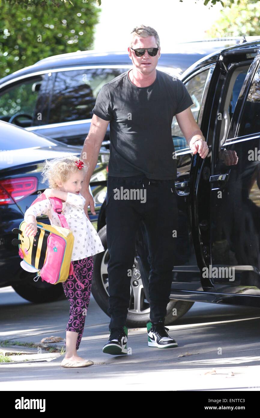 Eric Dane heads out for the day with his daughter Featuring: Eric Dane ...