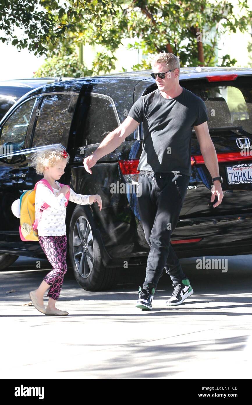 Eric Dane heads out for the day with his daughter Featuring: Eric Dane ...