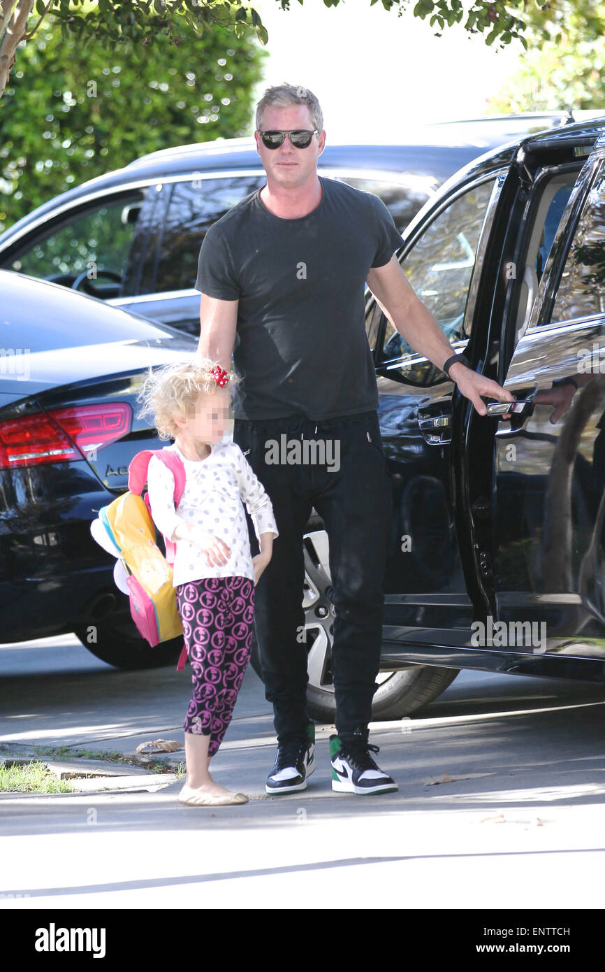 Eric Dane heads out for the day with his daughter Featuring: Eric Dane ...