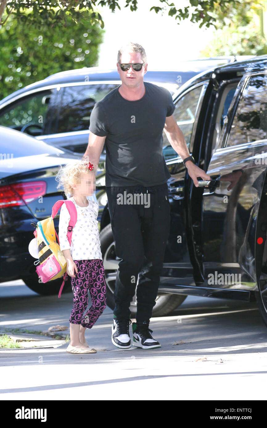 Eric Dane heads out for the day with his daughter Featuring: Eric Dane ...