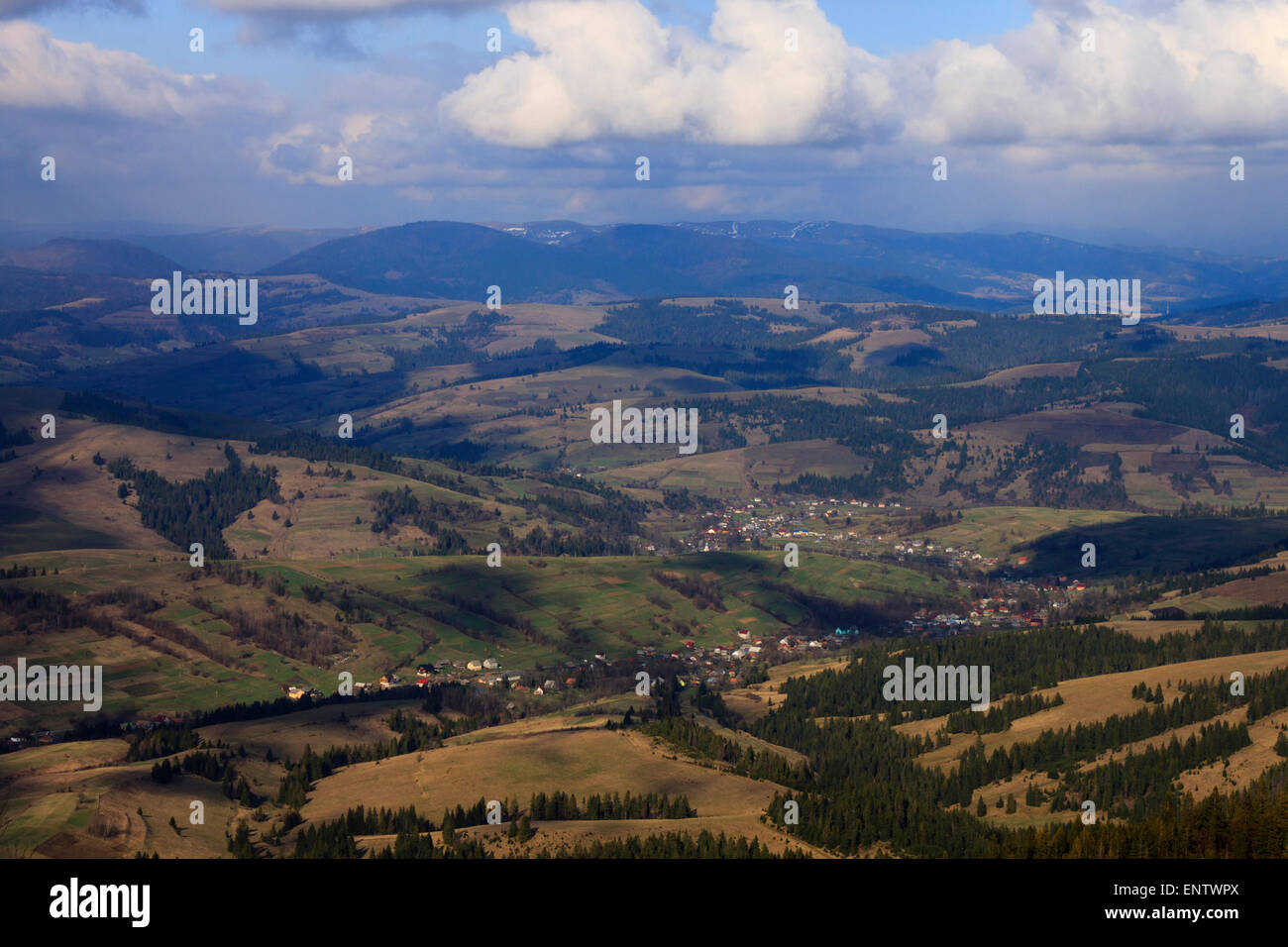 Villages in the mountains hi-res stock photography and images - Alamy