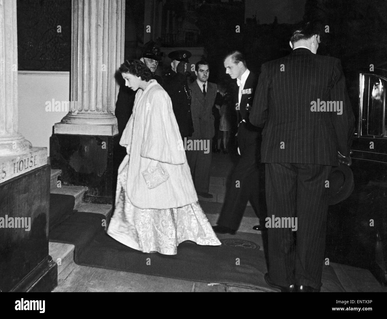 Princess Elizabeth and the Duke of Edinburgh arriving at the French ...
