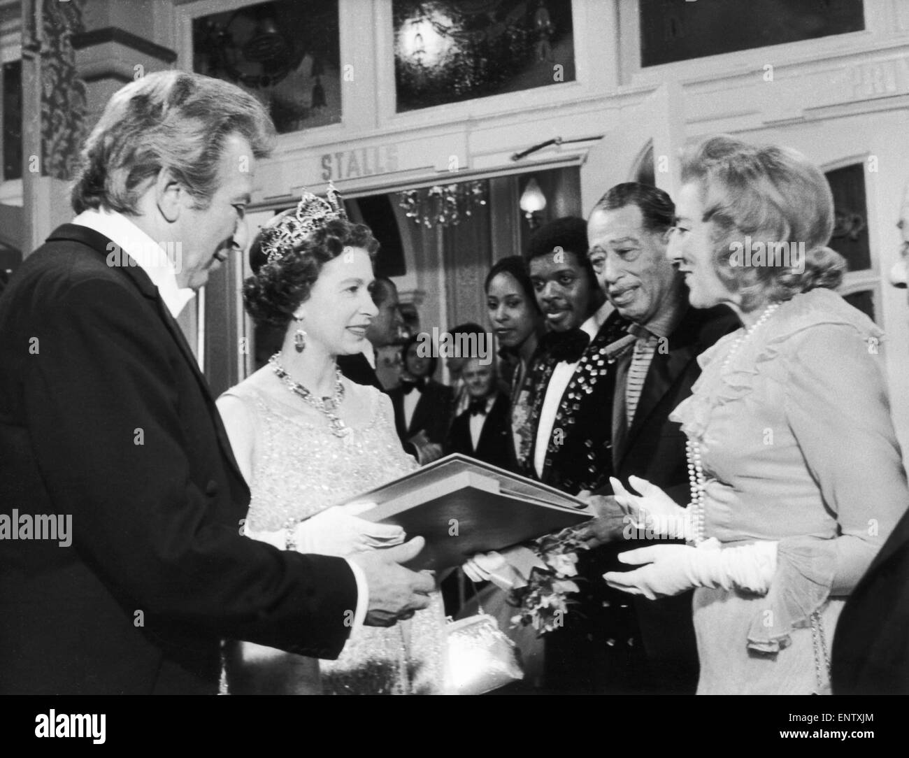 Vera lynn hi-res stock photography and images - Alamy