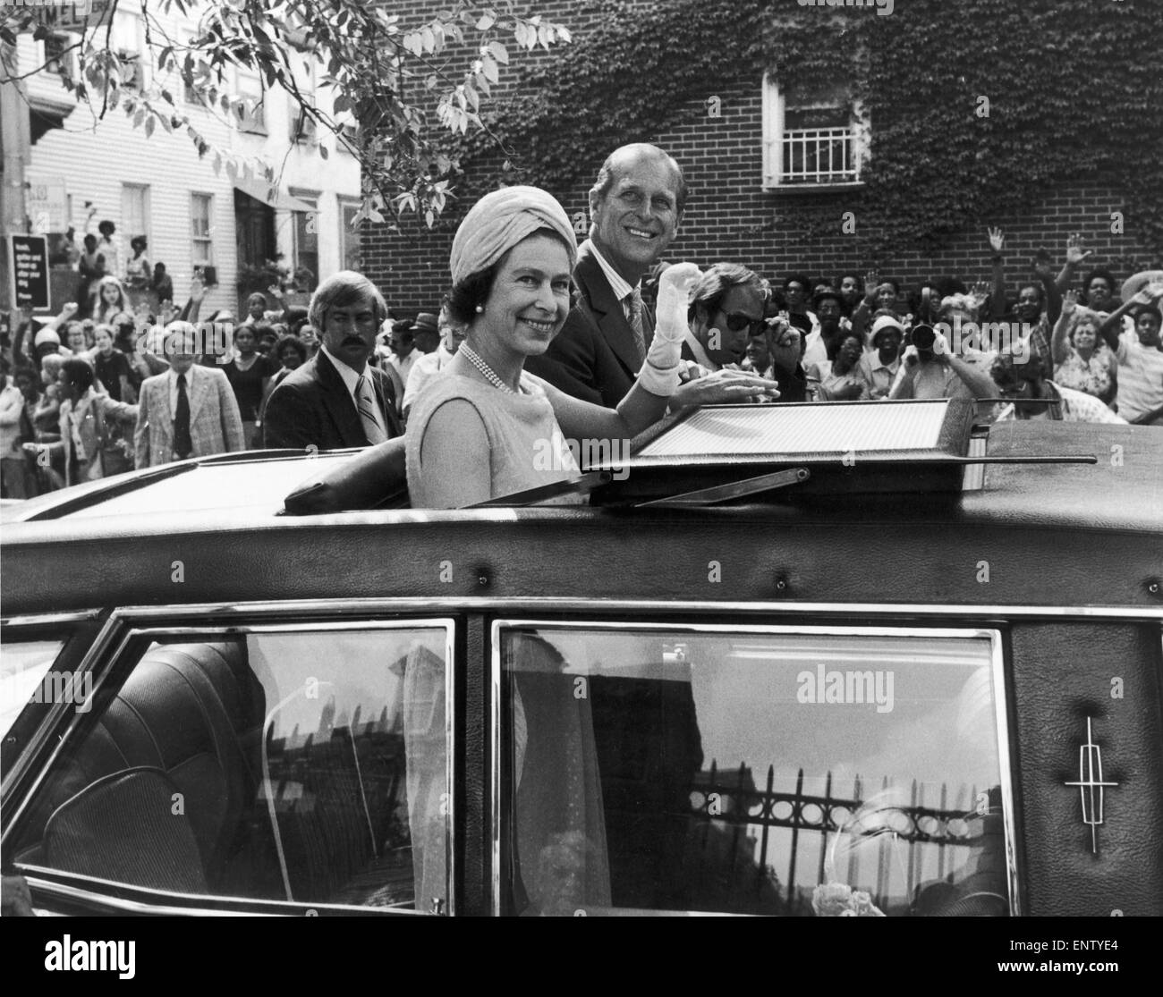 Queen elizabeth ii new york hi-res stock photography and images - Alamy