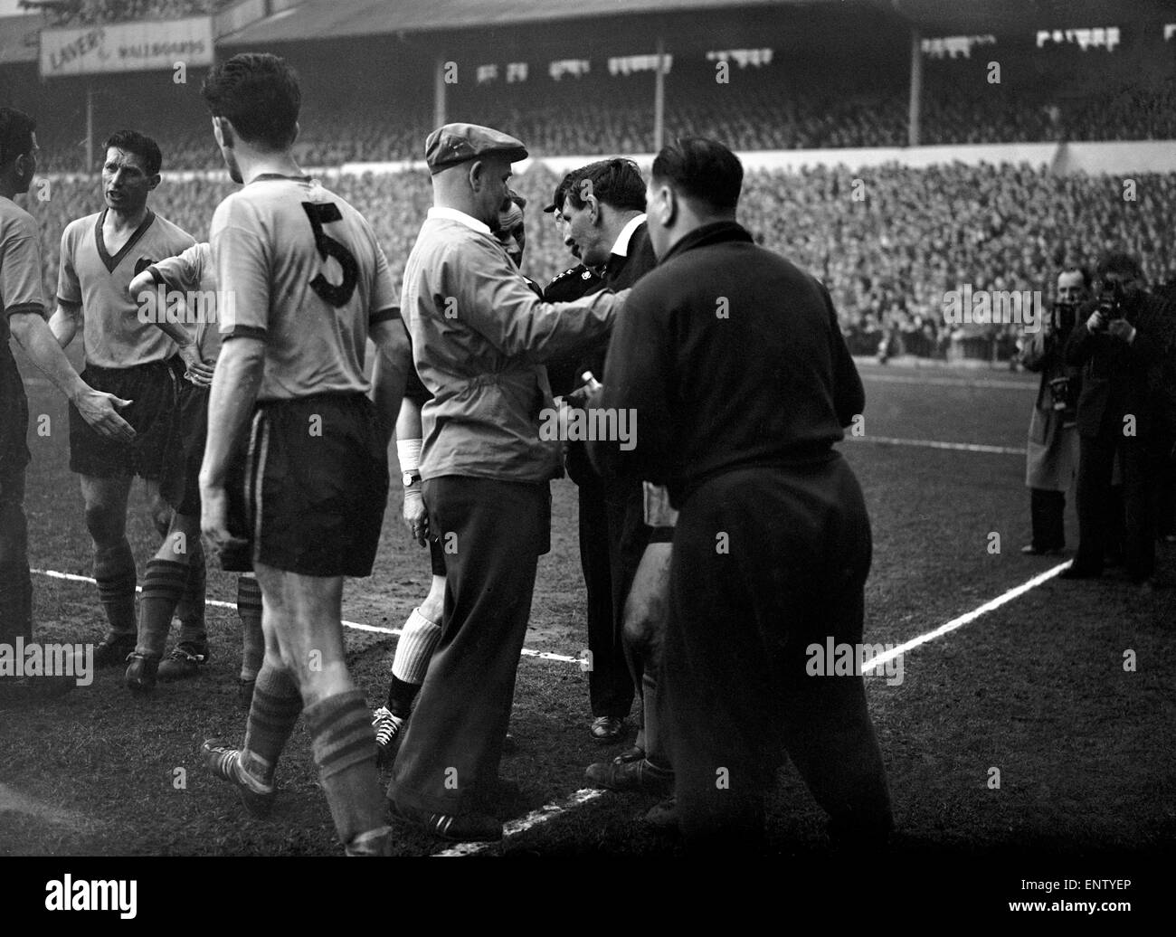 1950s norwich city Black and White Stock Photos & Images - Alamy