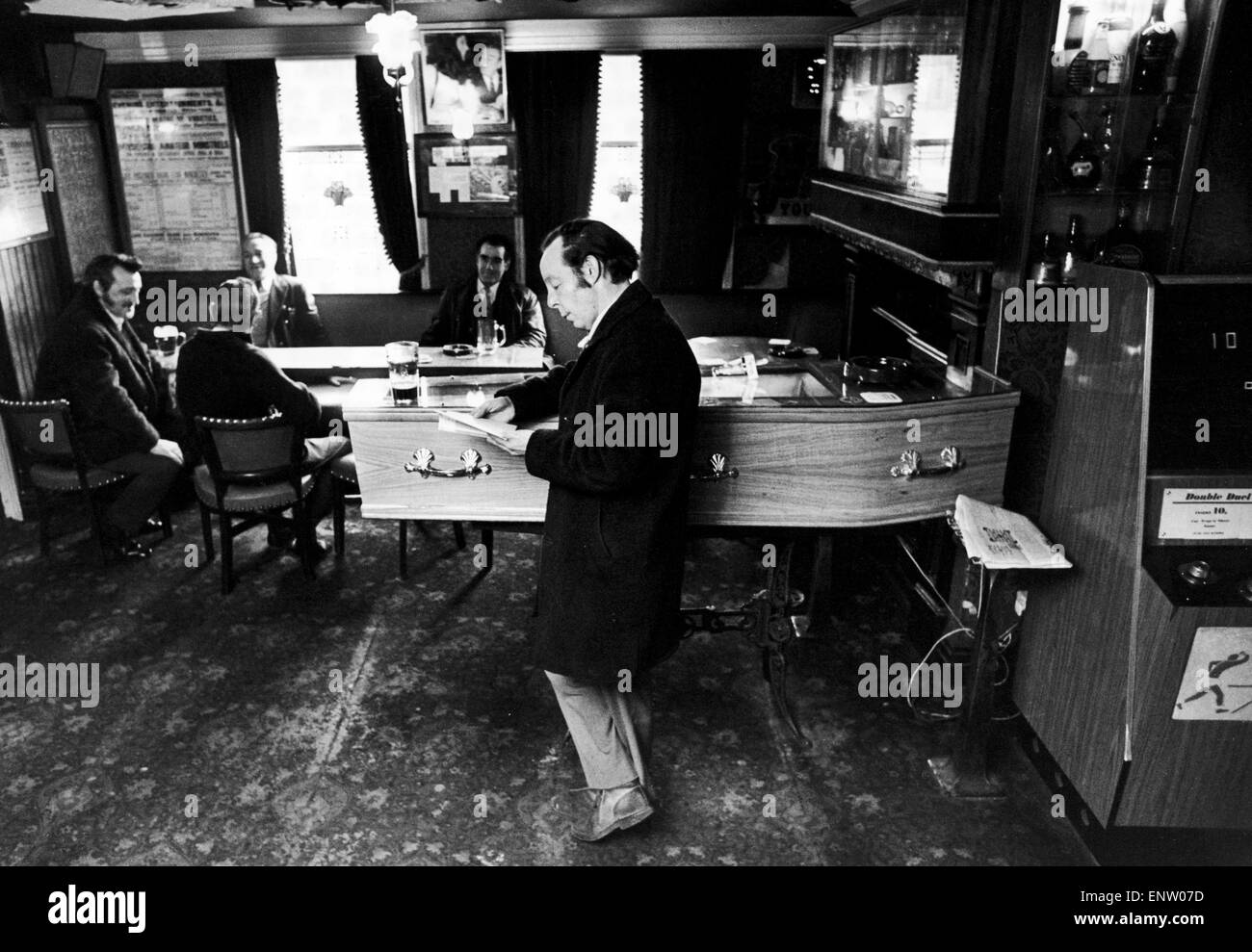 Body in rest Black and White Stock Photos & Images - Alamy