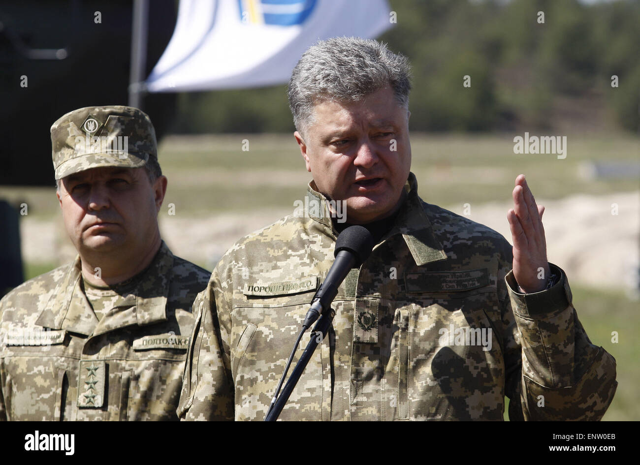 Kiev, Ukraine. 11th May, 2015. Ukrainian president Petro Poroshenko (R ...