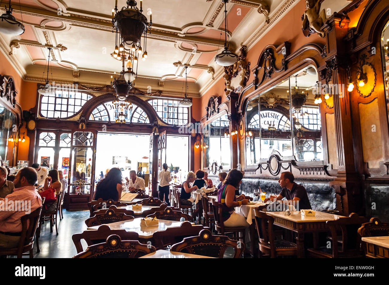 Cafe with art hi-res stock photography and images - Alamy