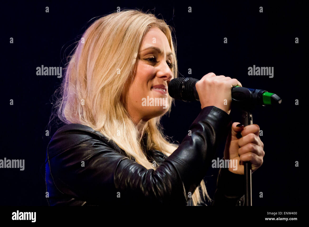 Celebrities perform at the Meadowhall Shopping Centre Christmas lights ...