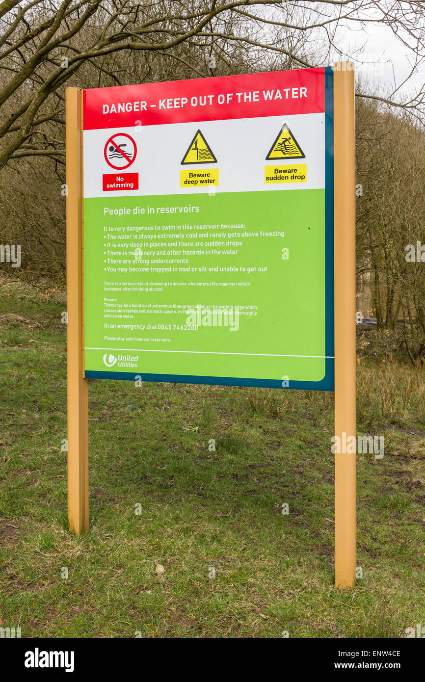 Danger warning sign hi-res stock photography and images - Alamy