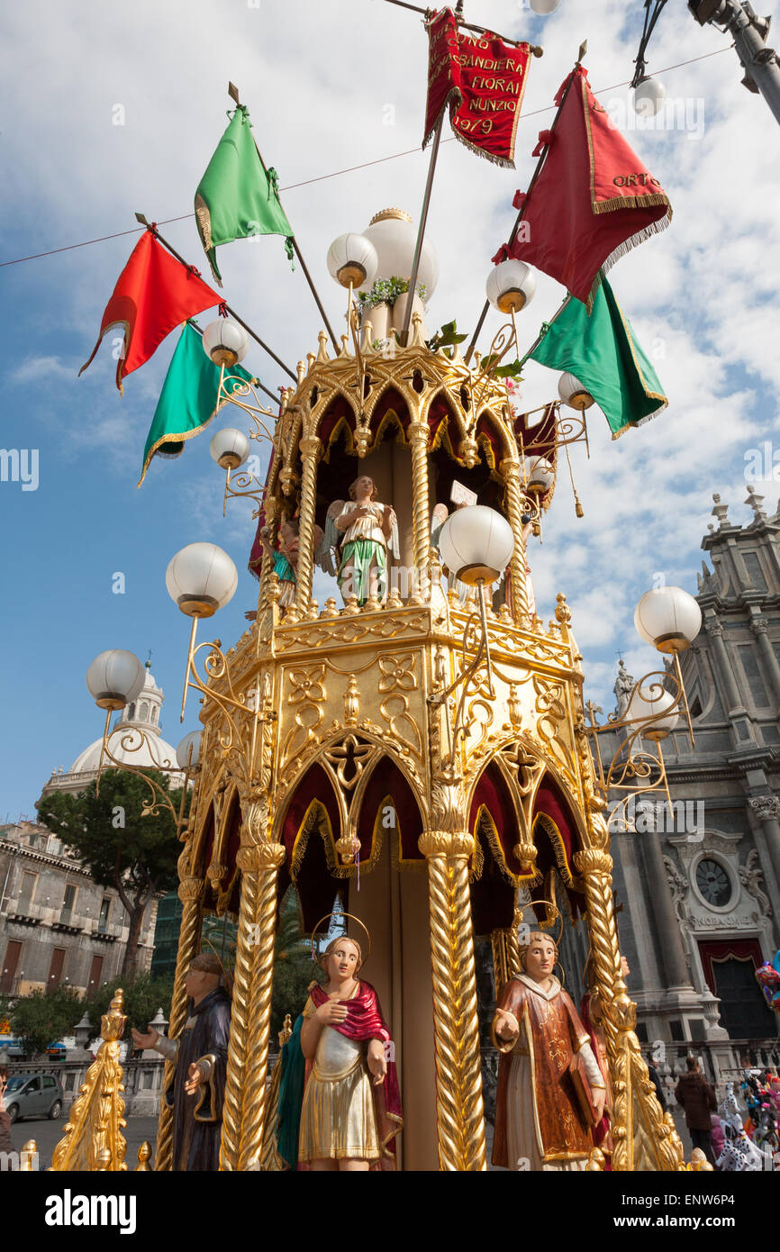 Statues cathedral catania dome hi-res stock photography and images - Alamy