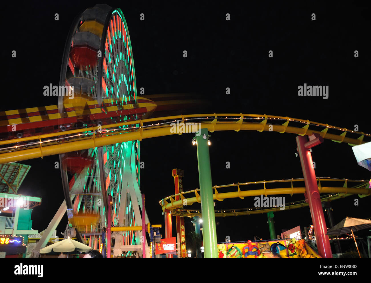 Santa monica pier family hi-res stock photography and images - Alamy