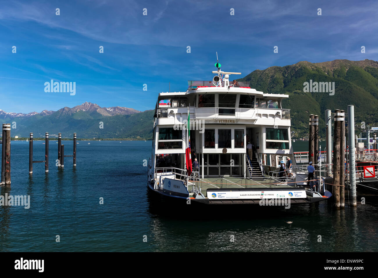 Ferry boat lago maggiore hi-res stock photography and images - Alamy