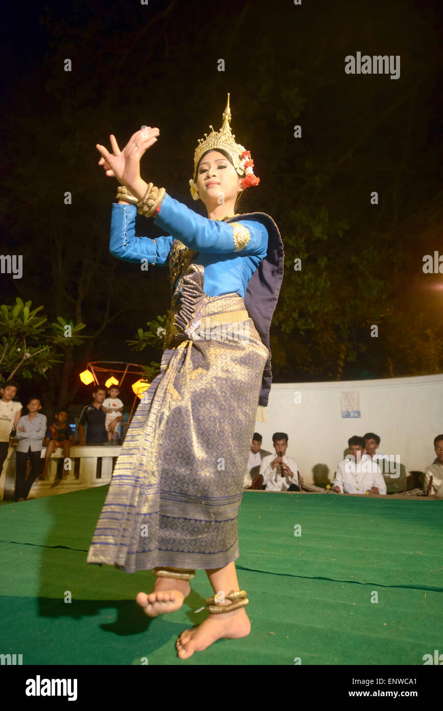Apsara dance hi-res stock photography and images - Alamy