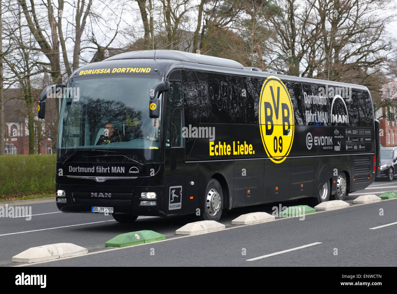 Team bus borussia dortmund sports hi-res stock photography and images ...