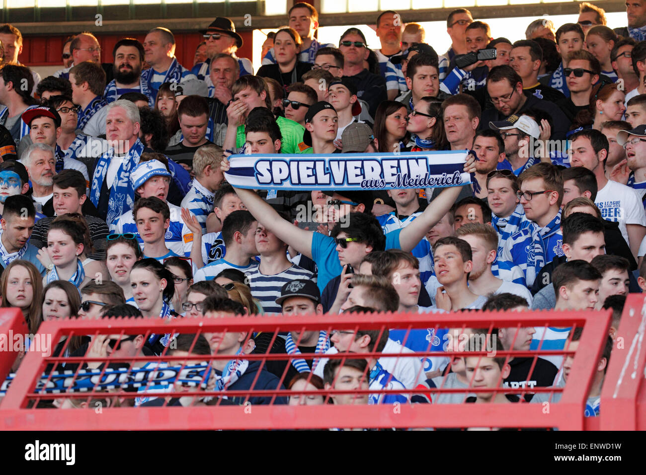 Fussballbegeisterung hi-res stock photography and images - Alamy