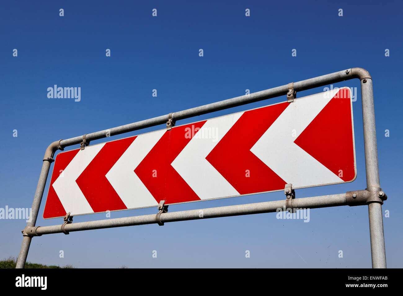 Guidance bar road boundary at roadside Stock Photo - Alamy