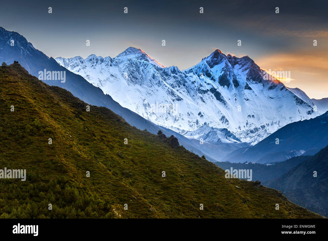 Himalaya sunrise hi-res stock photography and images - Alamy