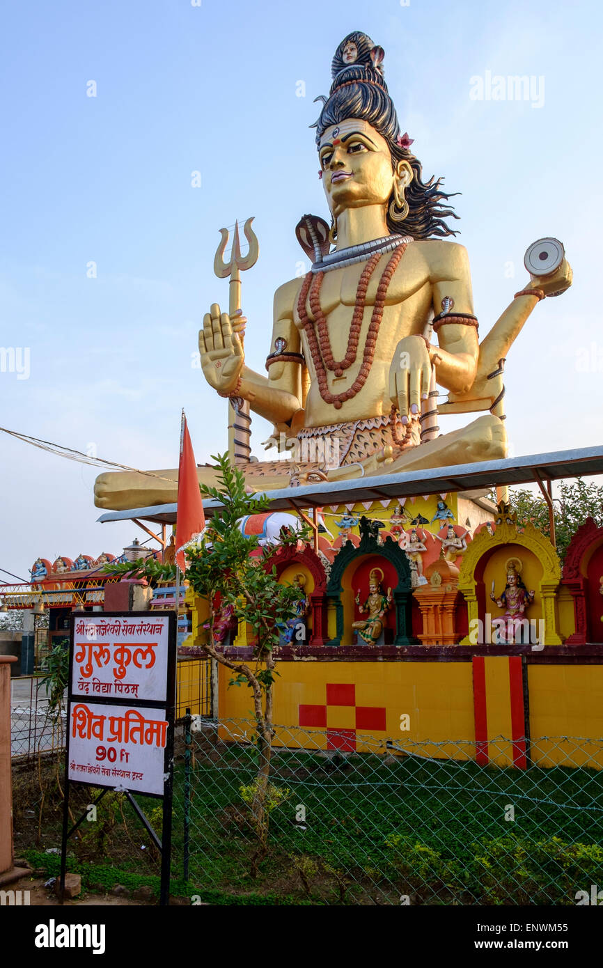 Shiva statue hi-res stock photography and images - Alamy