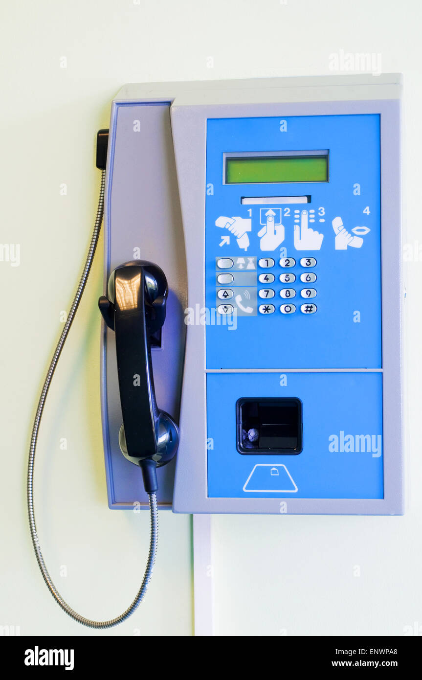 Public telephone sign hi-res stock photography and images - Alamy