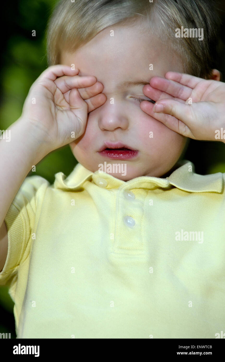 Sleepy kids hi-res stock photography and images - Alamy