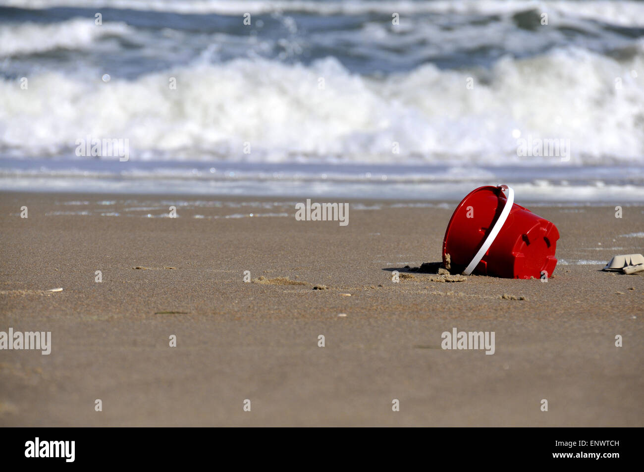 Sand pail and shovel hi-res stock photography and images - Alamy