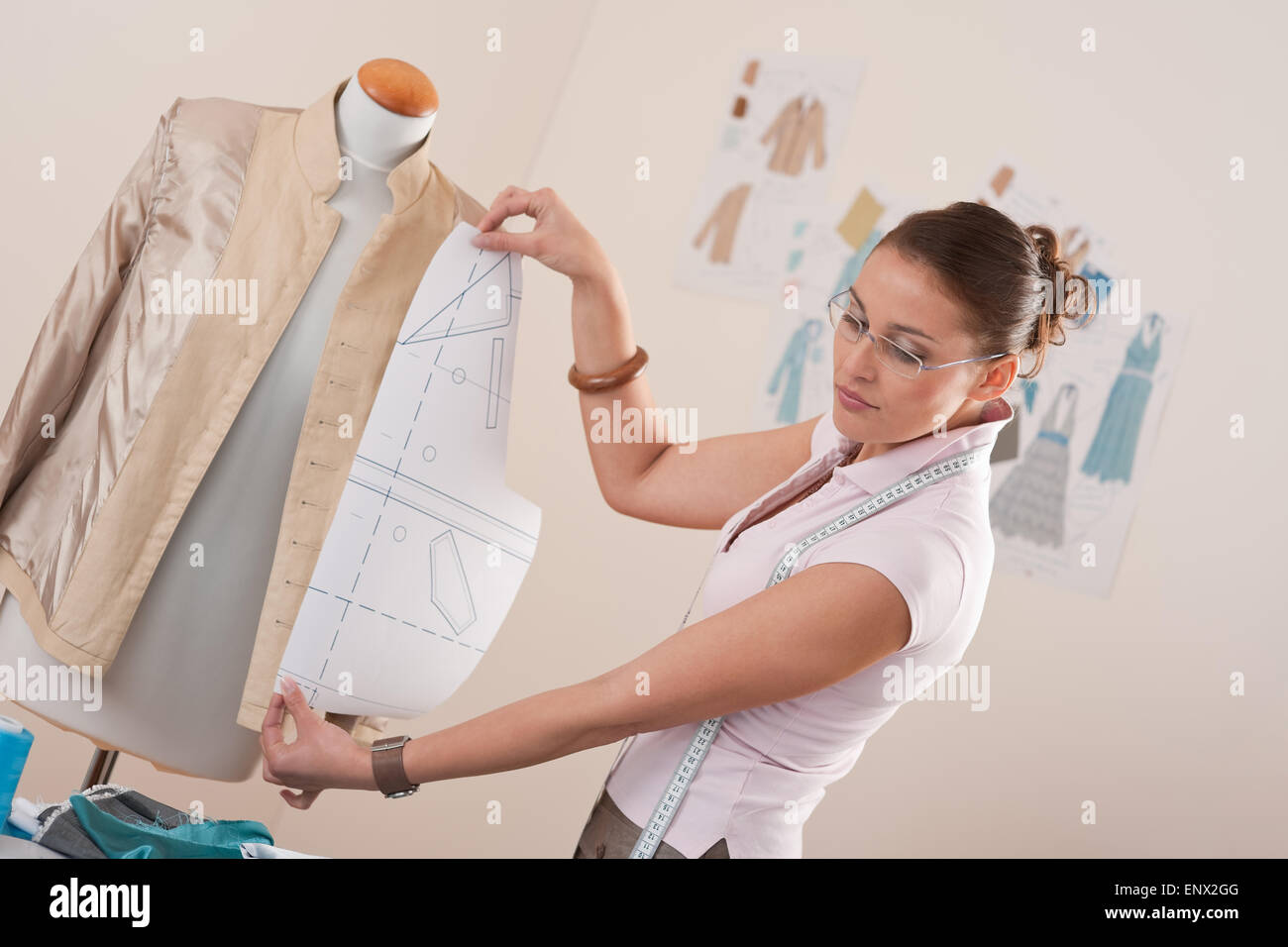 Design studio people working hi-res stock photography and images - Alamy