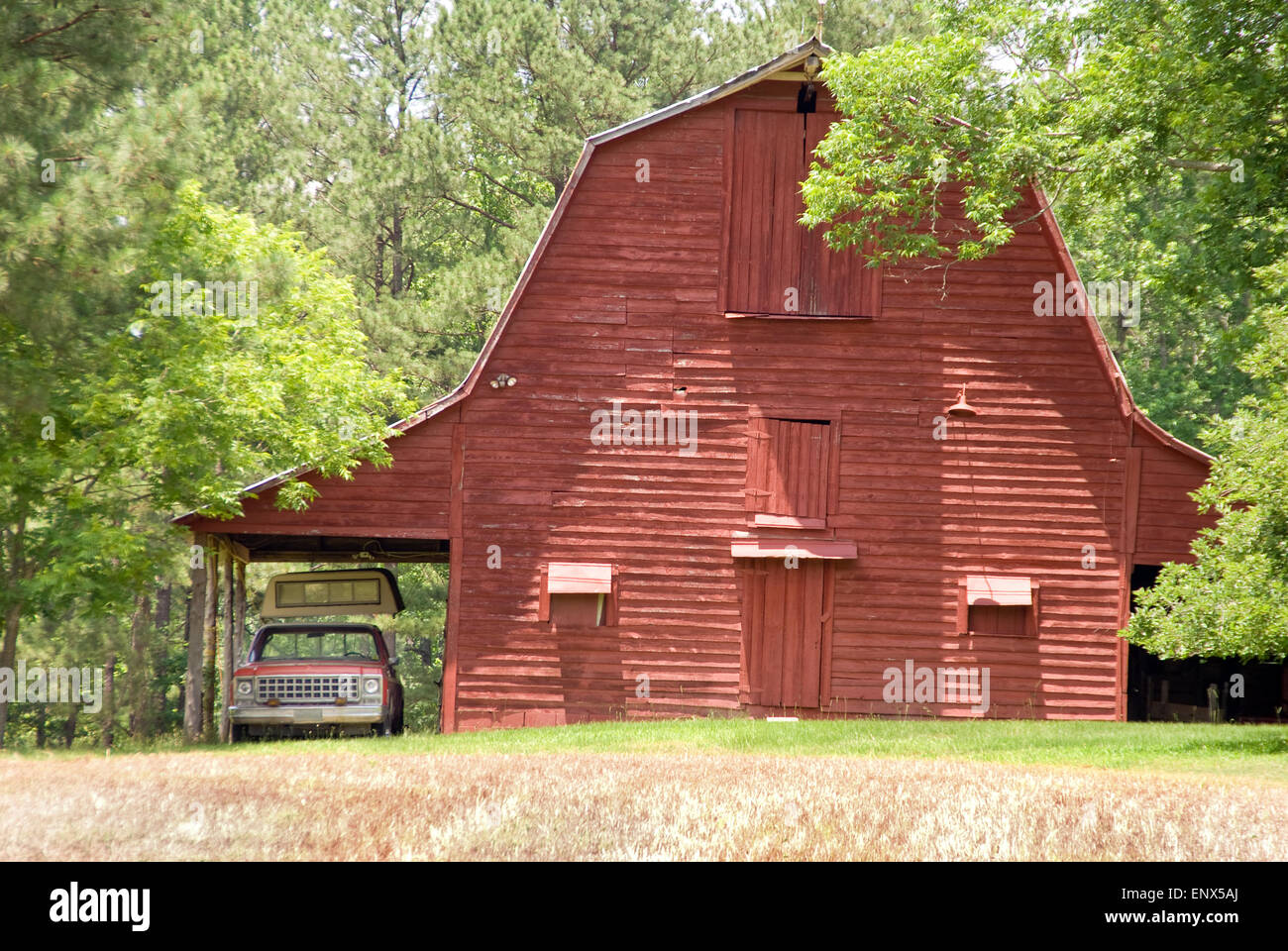 Old Red Barn Stock Photo - Alamy