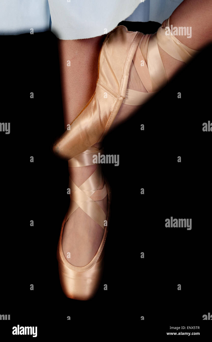 Teen ballet dancer toe hi-res stock photography and images - Alamy