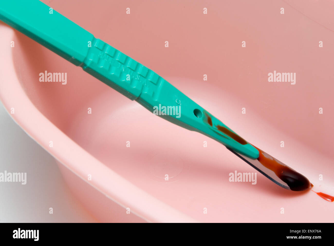 Scalpel blade hi-res stock photography and images - Alamy
