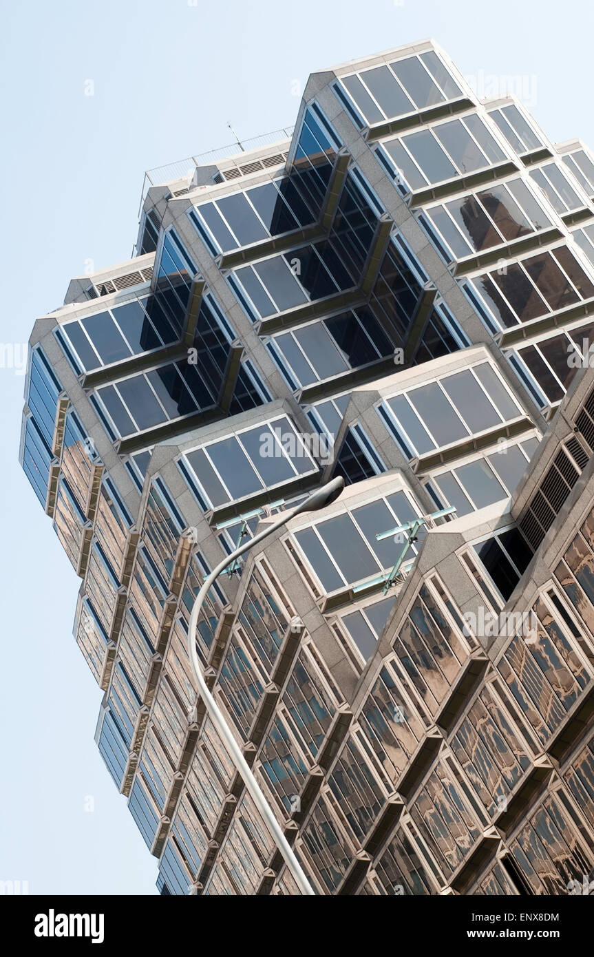 Modernistic facade hi-res stock photography and images - Alamy