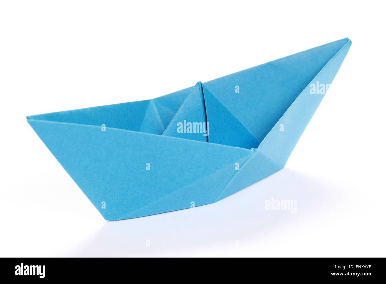Origami papier schiff hi-res stock photography and images - Alamy