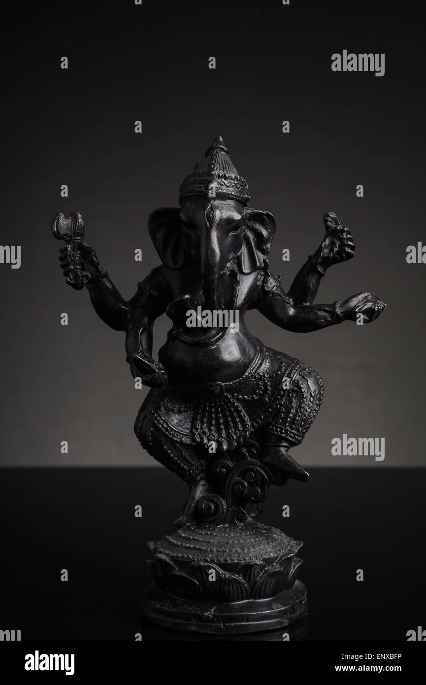 Statue of the Hindu God Lord Ganesha Stock Photo - Alamy