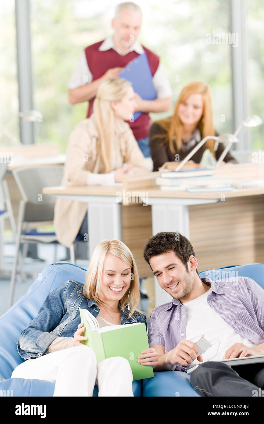 Teenager music class hi-res stock photography and images - Alamy
