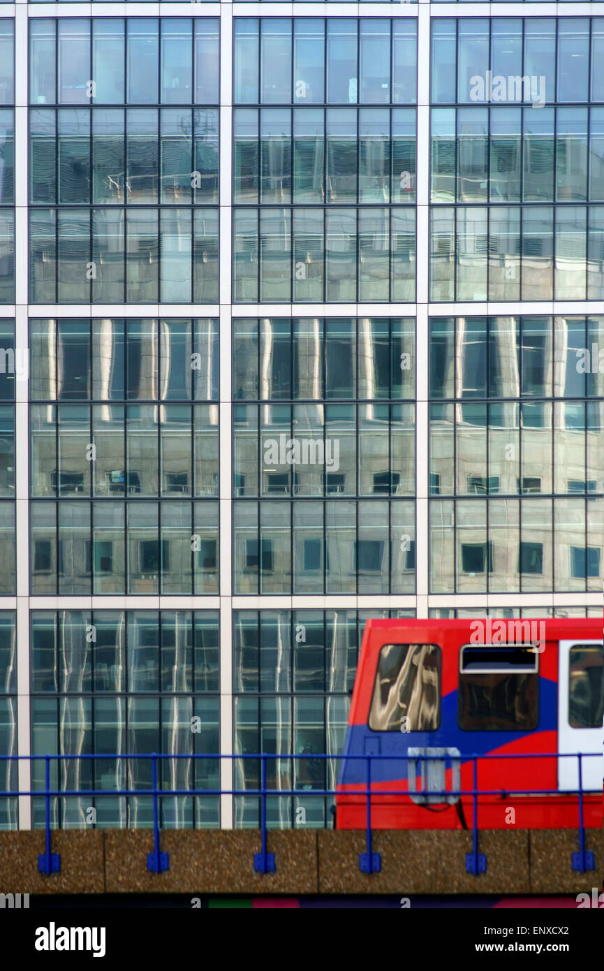 Dlr line hi-res stock photography and images - Alamy