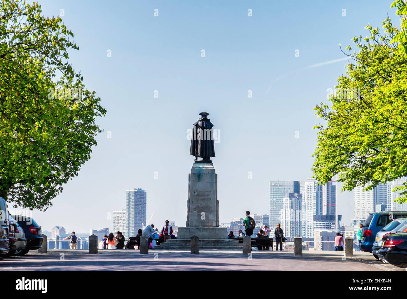 Statue of General James Wolfe in Greenwich Park looks across the river ...