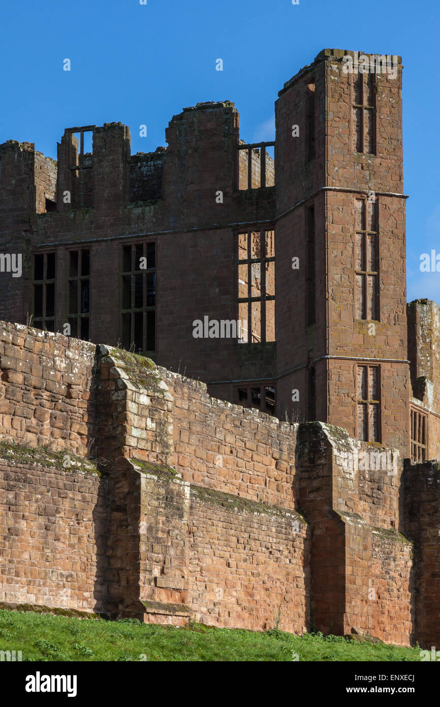 Kenilworth Castle and outer walls, Kenilworth, Warwickshire, England ...