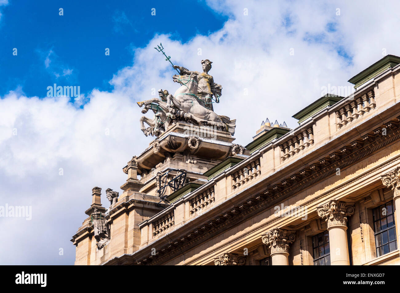 Kingston upon Hull Sculpture statue of Britannia on top of The Guildhall Stock Photo - Alamy