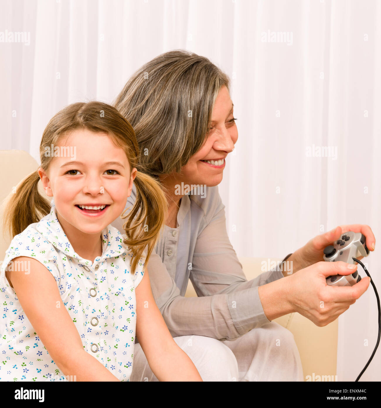 Elderly lady computer game hi-res stock photography and images - Alamy