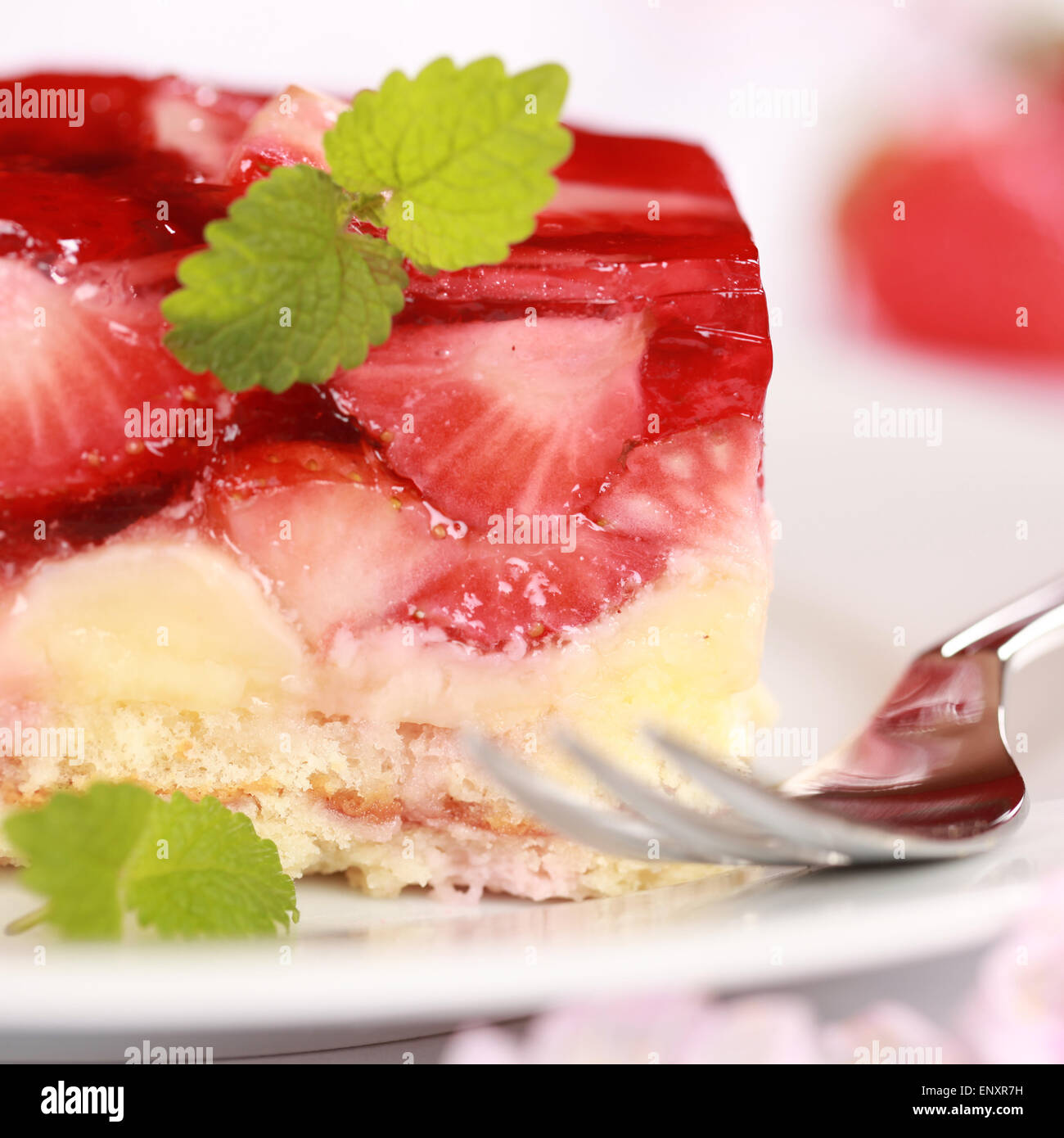 Erdbeerkuchen hi-res stock photography and images - Alamy