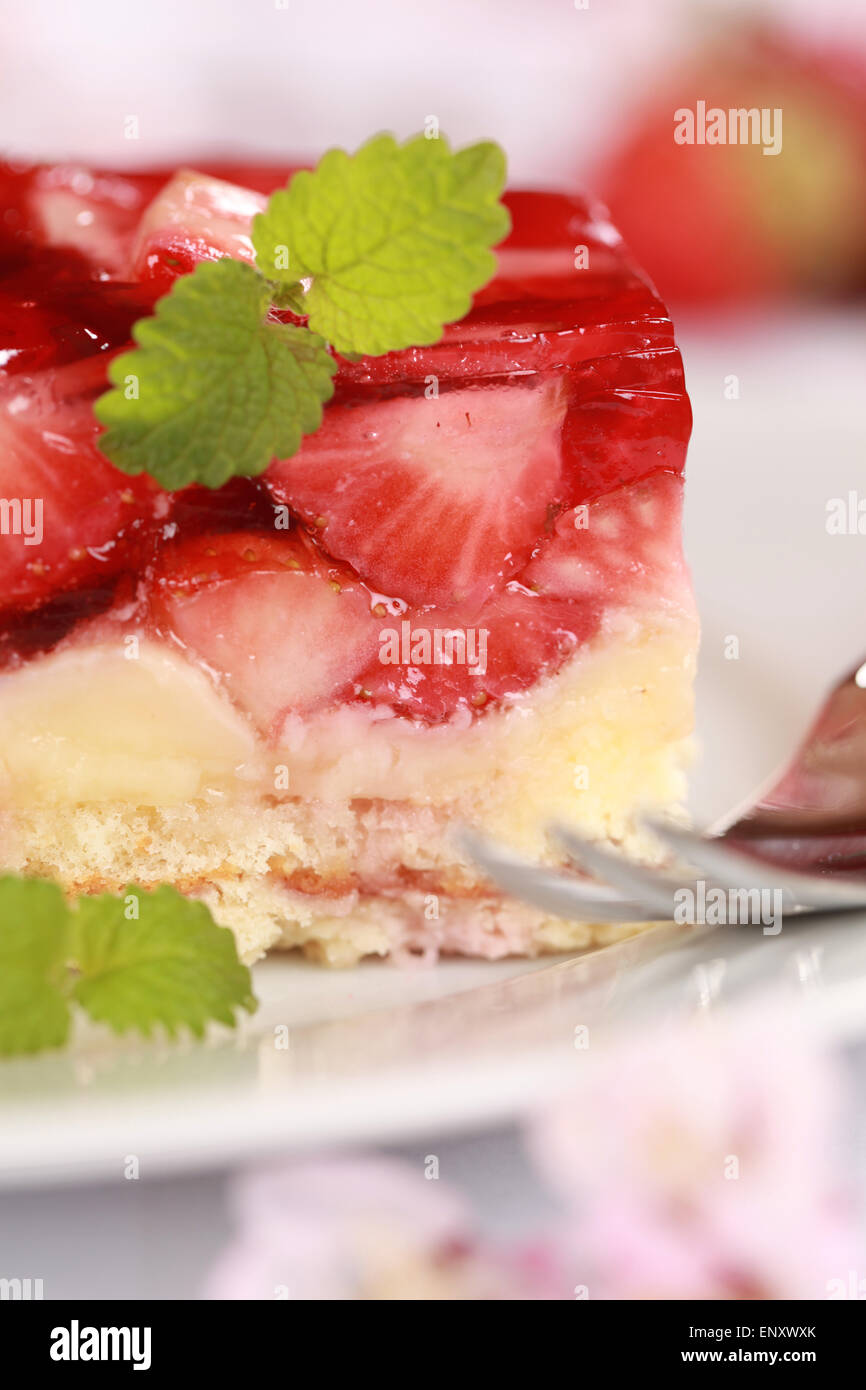 Erdbeerkuchen hi-res stock photography and images - Alamy