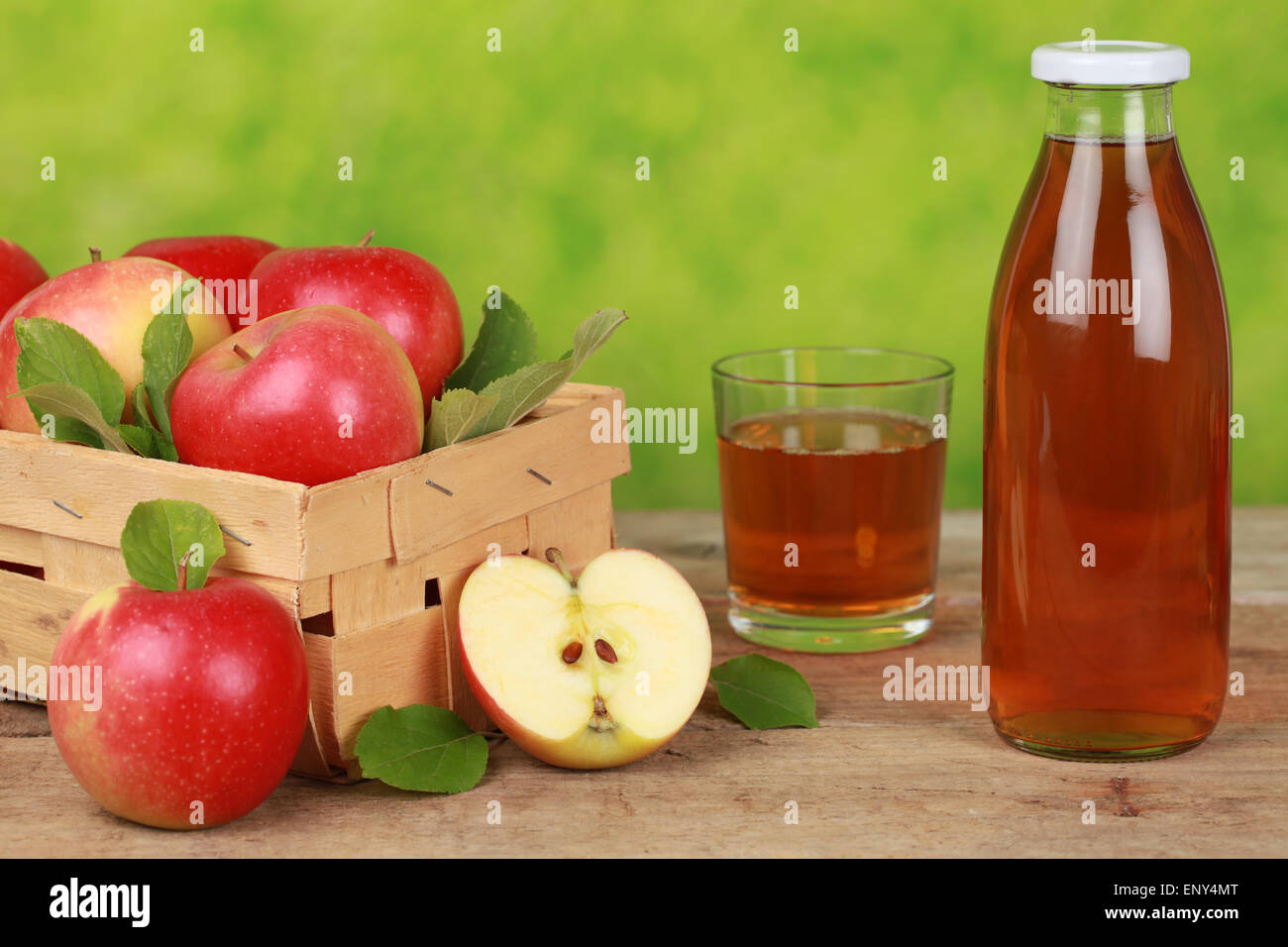 Frischer apfelsaft hi-res stock photography and images - Alamy